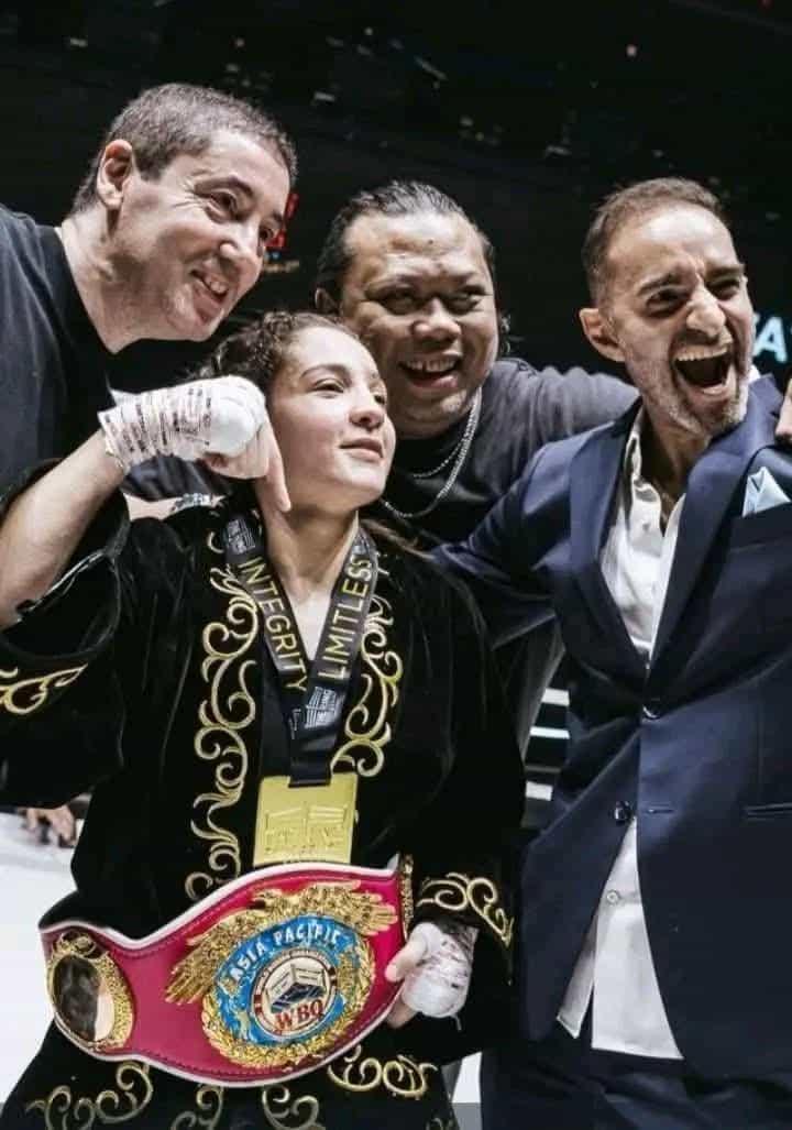 Ichrak Chaïb remporte le titre WBO et fait briller la boxe algérienne - OnzedAfrik